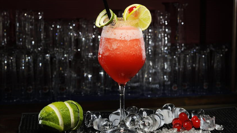 The Art of Mixology: Crafting Cocktails Like a Pro